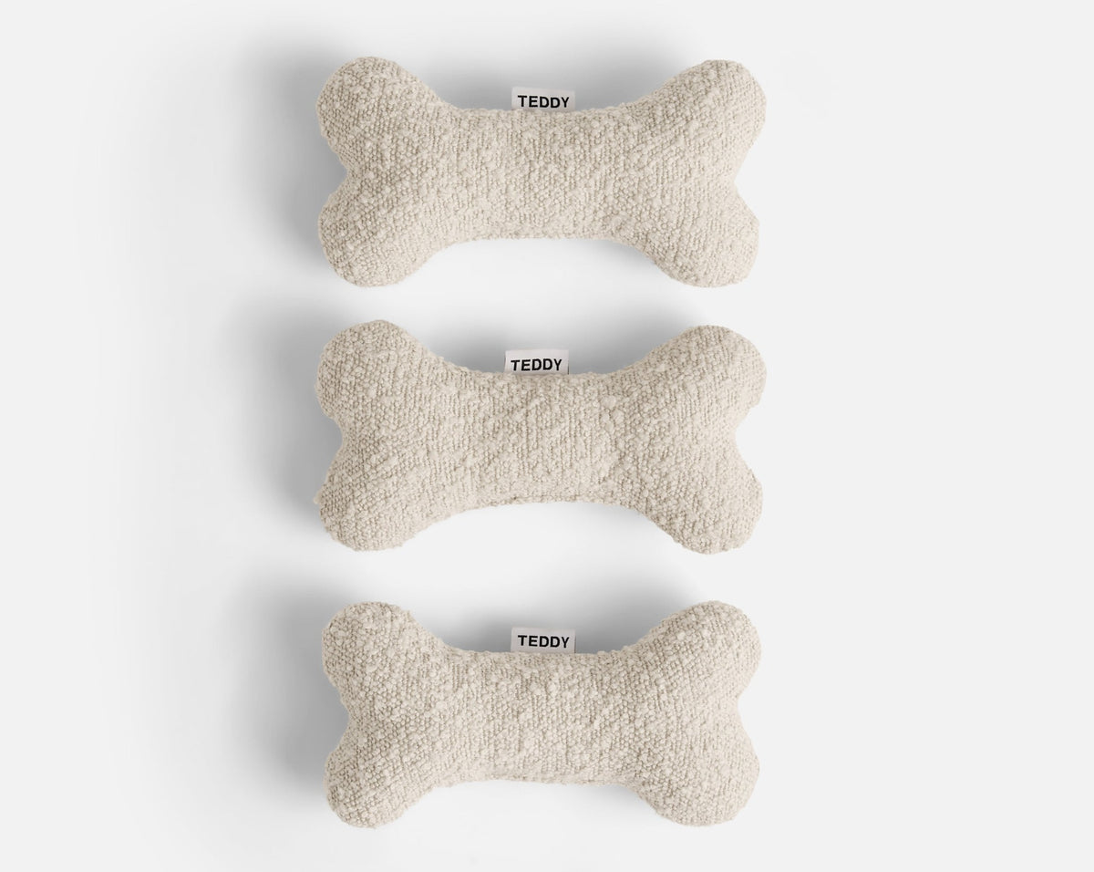 SINGLE BOUCLE WHITE DOG BONE TOY MEDIUM/LARGE – teddylondon